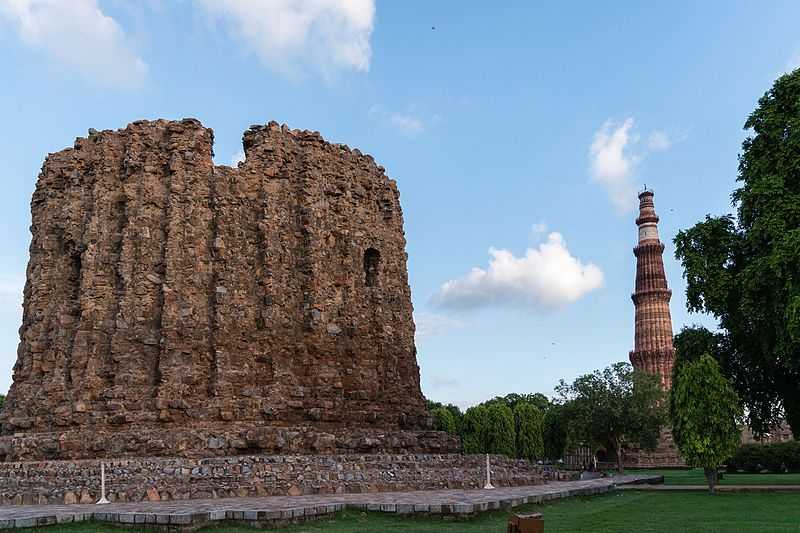 Alai Minar , Delhi | Qutub Minar | How to Reach - Holidify