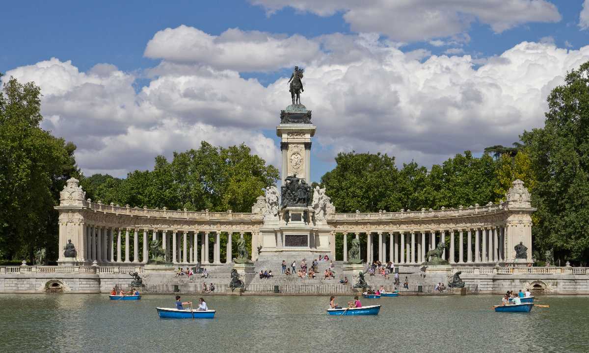 El Retiro Park Madrid Spain El Retiro Park Photos And More Information
